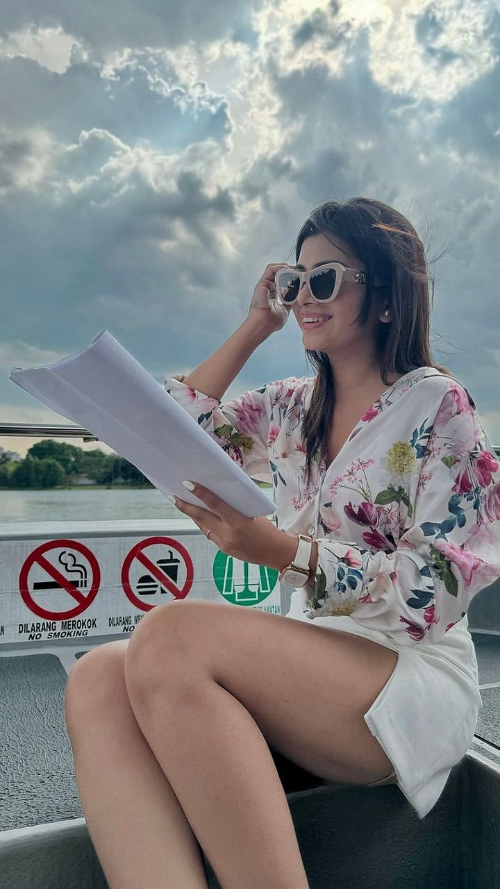 Ruchira Jadhav: मराठी सुंदरीचा सफरनामा; फोटोंवर खिळल्या नजरा |Marathi ...