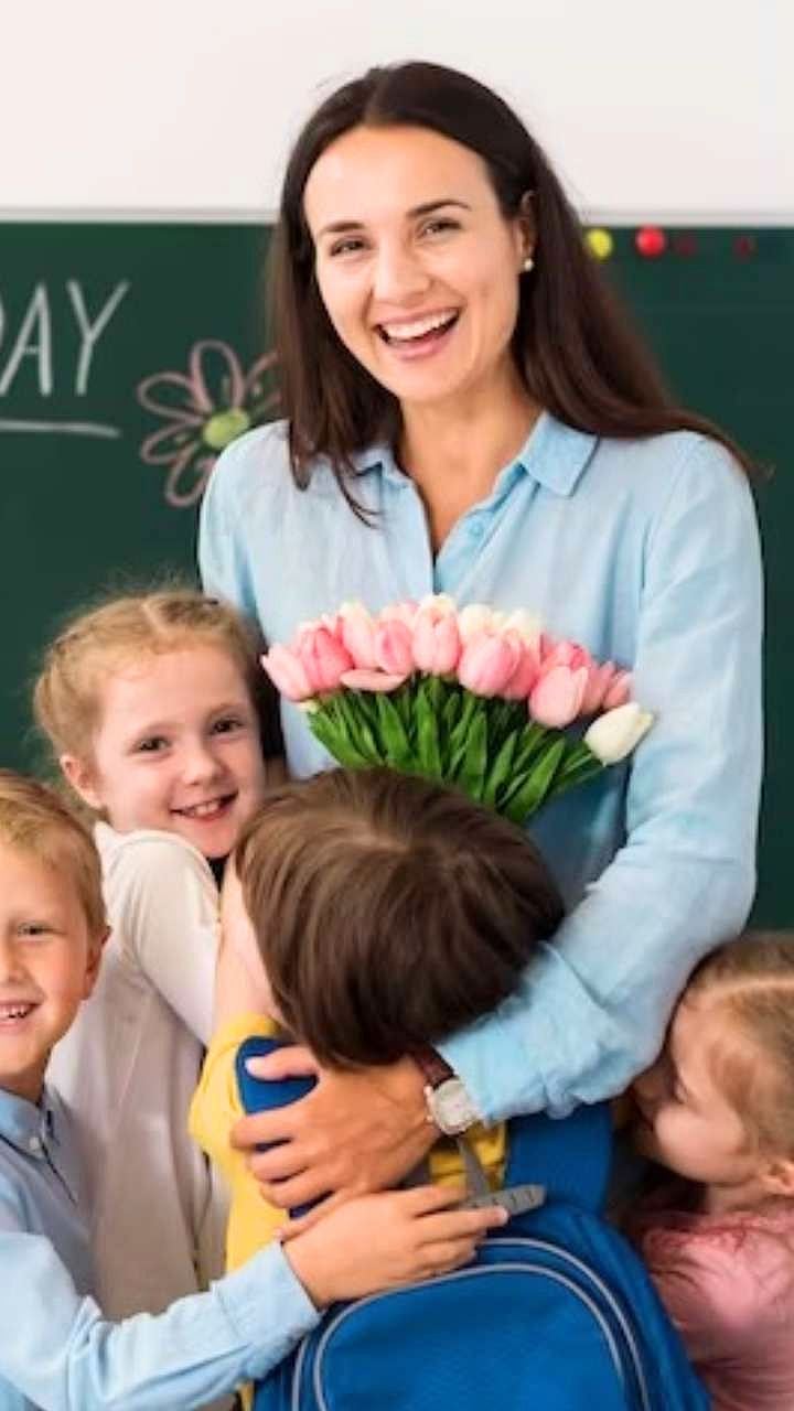मुला-मुलींनो आवडत्या शिकक्षकांना द्या 'या' भेटवस्तू|here are budget friendly teachers day gifts ...