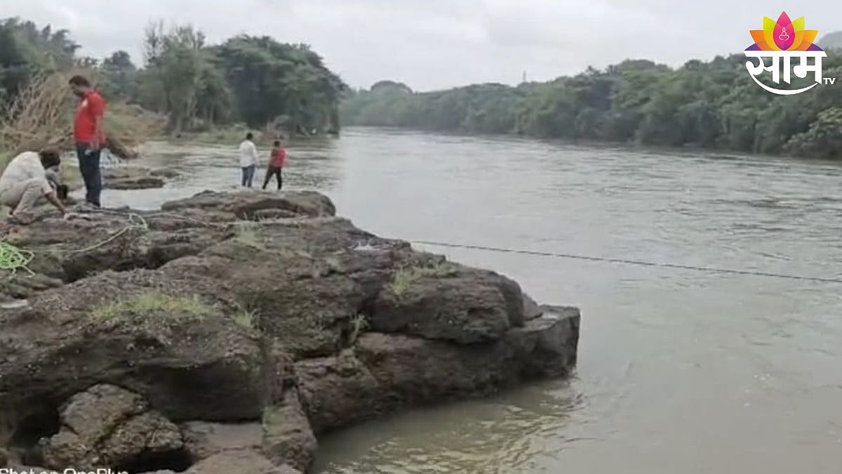 Maval News: सेल्फीने केला घात! मैत्रिणीला वाचवायला मित्र धावला, दोघेही ...