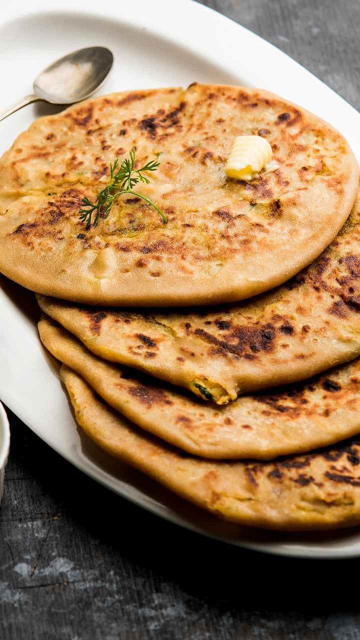 Paratha Recipe: ओल्या नारळाचे मऊ लुसलुशीत पराठे|coconut paratha recipe ...