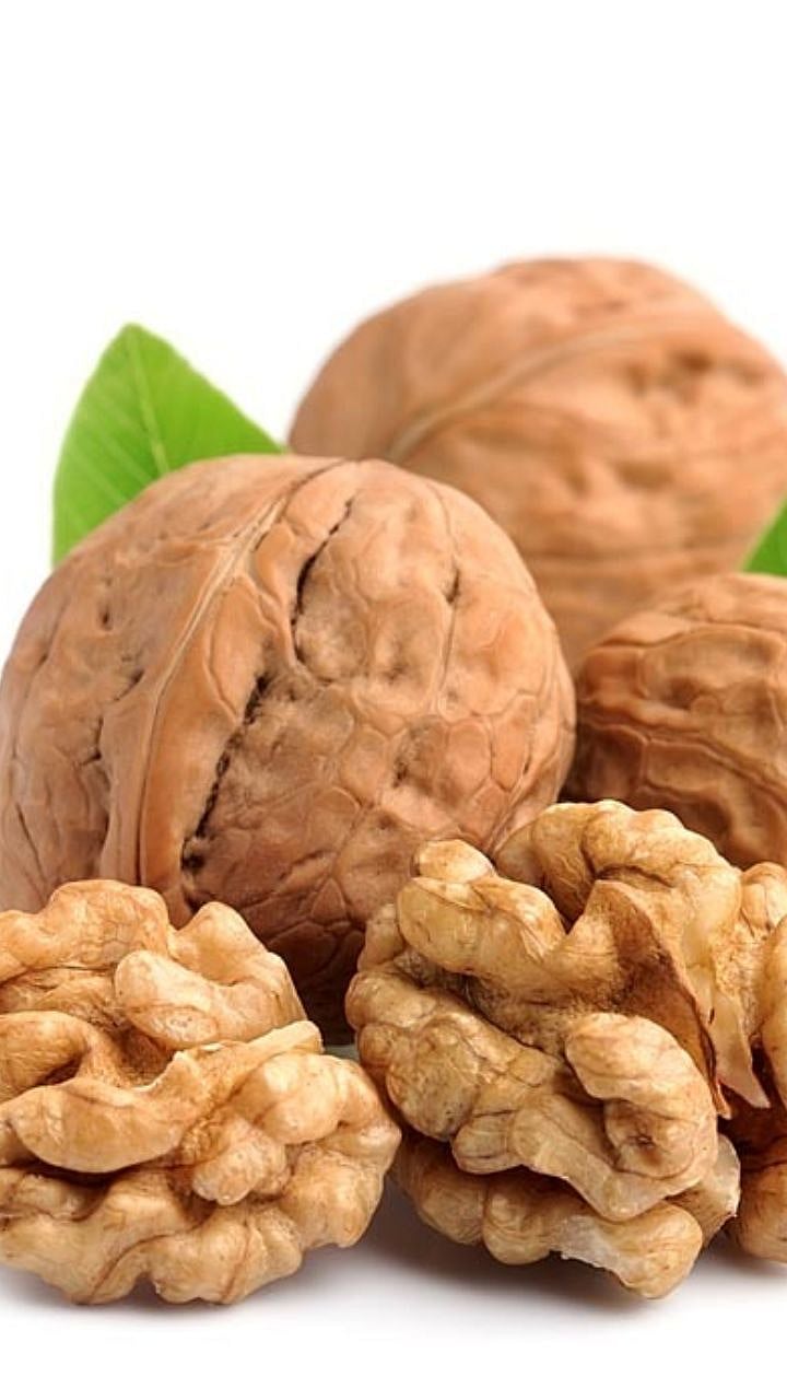 Walnut Benefit: दररोज अक्रोड खाण्याचे चमत्कारिक फायदे