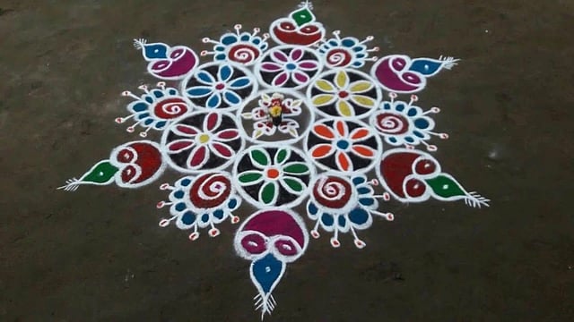 Dussehra Rangoli : दसऱ्यानिमित्त अंगणाची शोभा वाढवण्यासाठी काढा या सुबक ...
