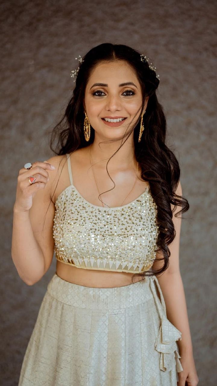 Sayali Sanjeev: सायलीचं आरस्पानी सौंदर्य पाहून मन होईल घायाळ|marathi ...