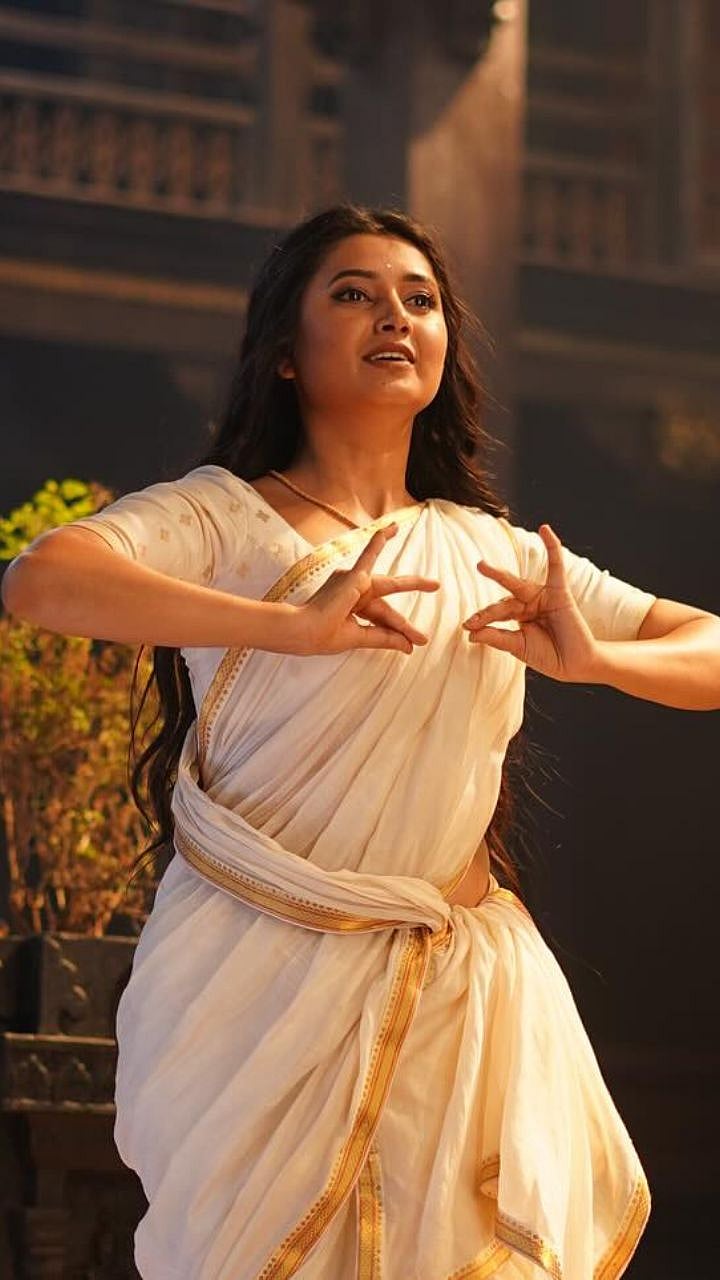 Prajaktta Mali : फुलराणीमधील प्राजक्ताचे आतापर्यंत न पाहिलेले फोटो ...