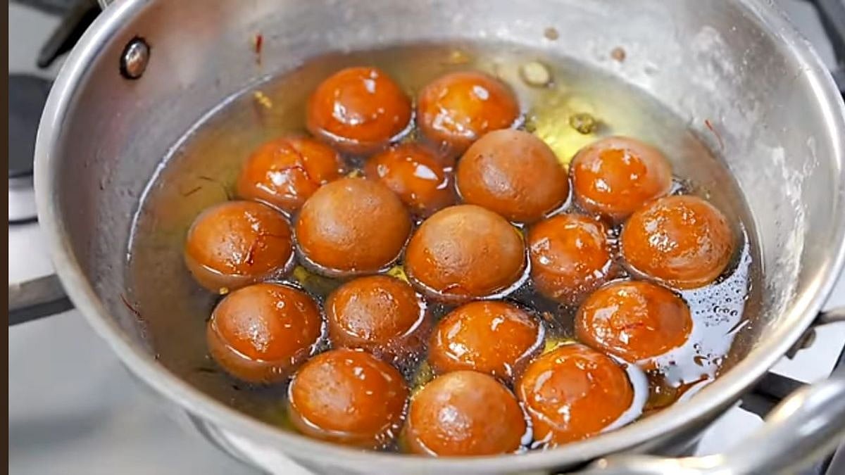 Gulab Jamun : ही रेसिपी फॉलो कराल तर फक्त १० मिनिटांत गुलाब जामून तयार ...