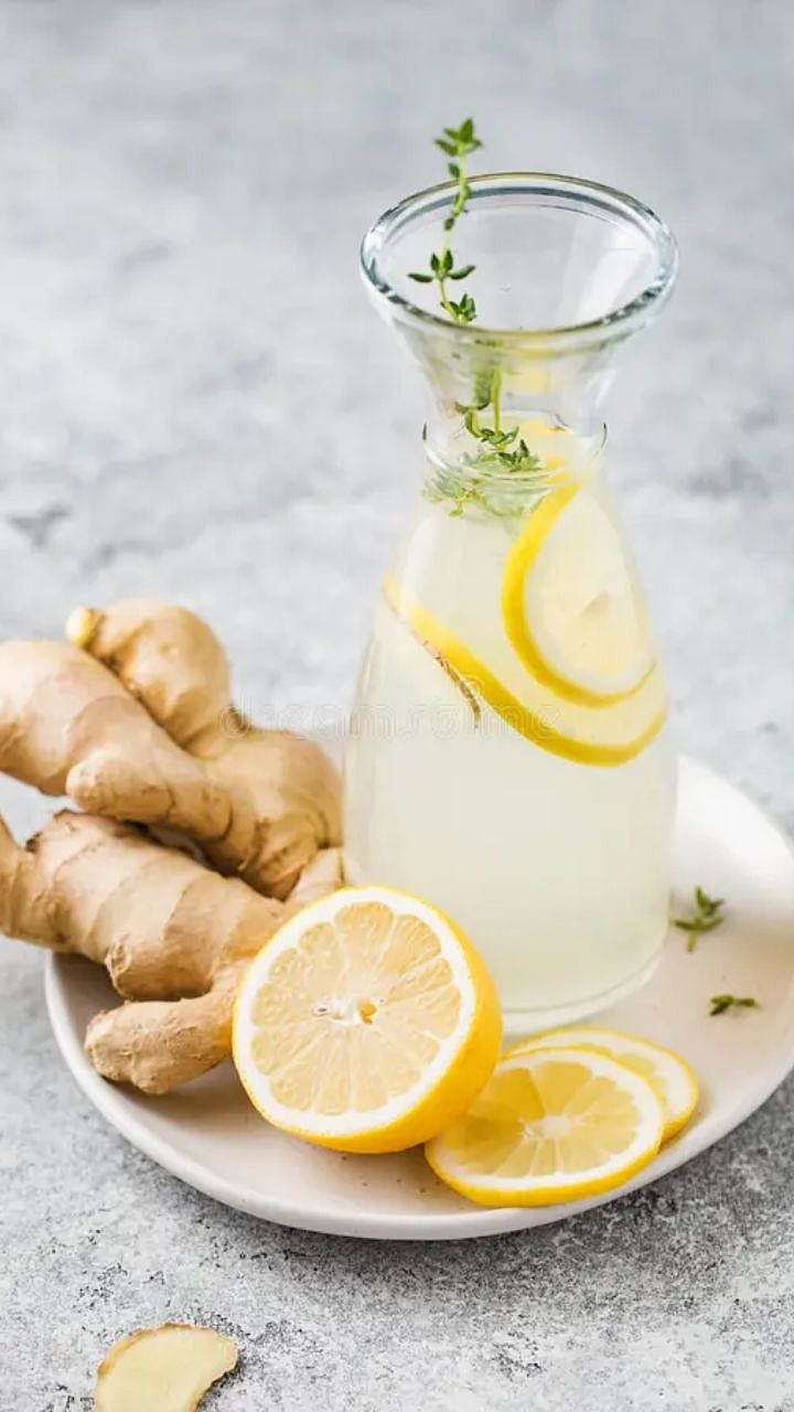 Lemon and Ginger: हिवाळ्यात आलं आणि लिंबाचं पाणी प्यायल्यास 'या' समस्या ...