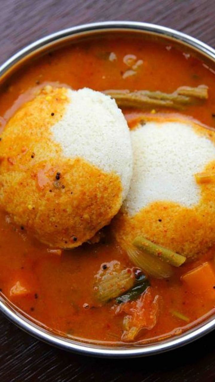 South Indian Sambar: साऊथ इंडियन स्टाइल सांबर, रेस्टॉरंटची चव आता १० ...