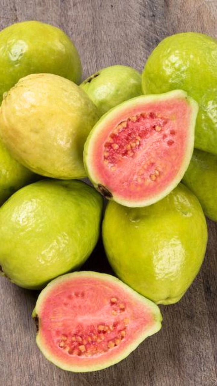 Guava: पेरु खाल्ल्याने ब्लड शुगर लेव्हल वाढते का?| eating guava increase blood sugar level of ...