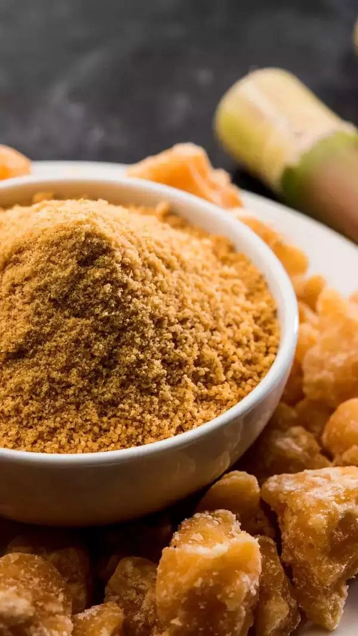 Jaggery Benefits: हिवाळ्यात गूळ खाणं शरीरासाठी ठरेल वरदान, वाचा 'हे ...