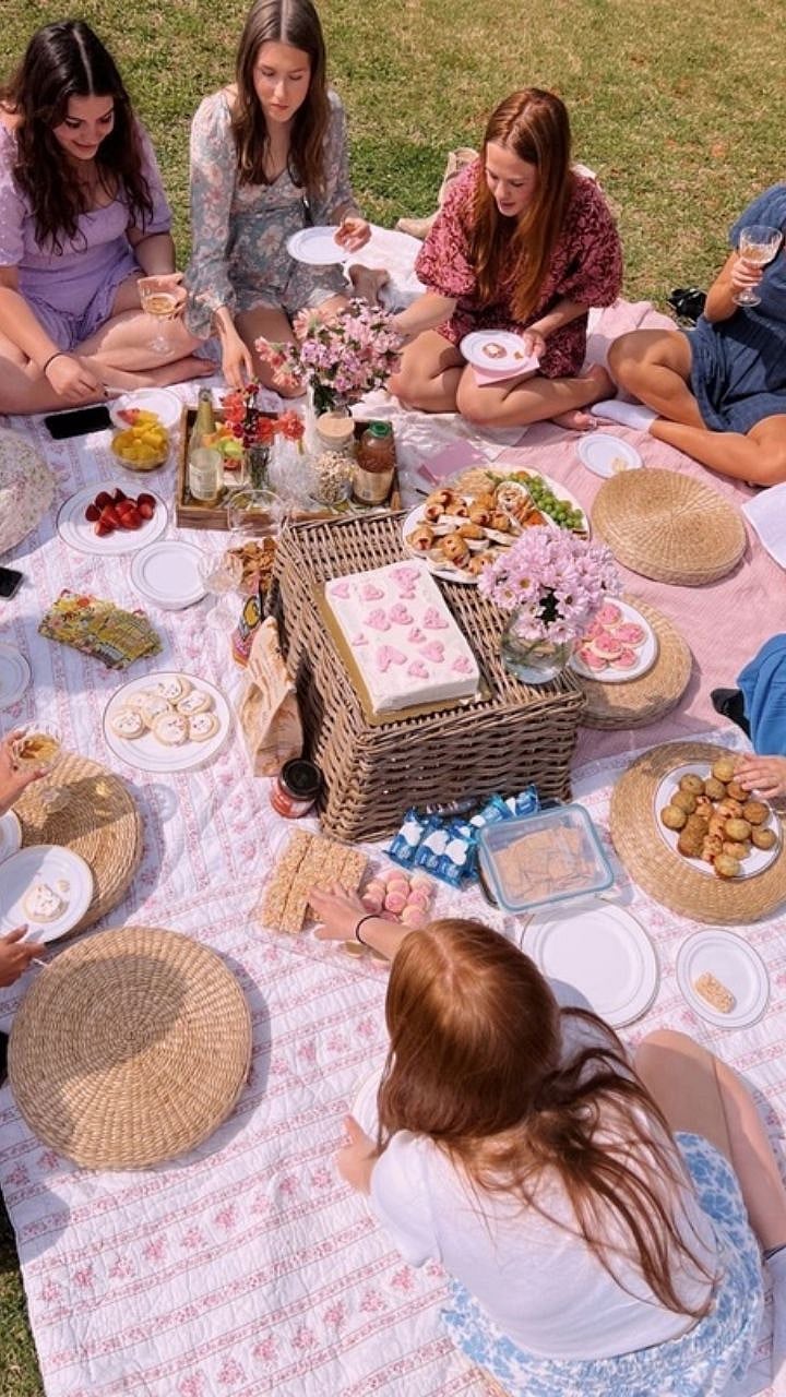 Girls Picnic: मैत्रीणींनो! नवीन वर्षात गर्ल्स ट्रिप प्लान करताय? 'ही ...