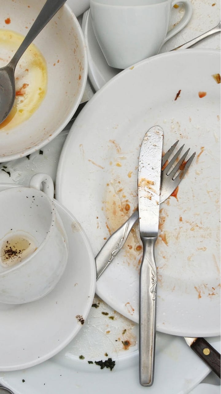 Dirty Utensils: रात्री उष्टी भांडी का ठेवू नयेत? वैज्ञानिक कारणे जाणून ...