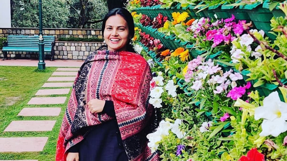 Success Story: आईला कॅन्सर, आर्थिक अडचण, शेतकऱ्याच्या पोरीनं जिद्द ...