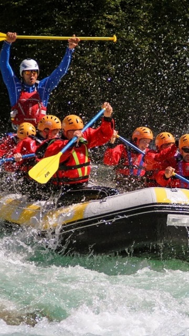 River Rafting : मनसोक्त 'रिव्हर राफ्टिंग'चा आनंद घ्यायचाय? मग 'हे' आहे ...