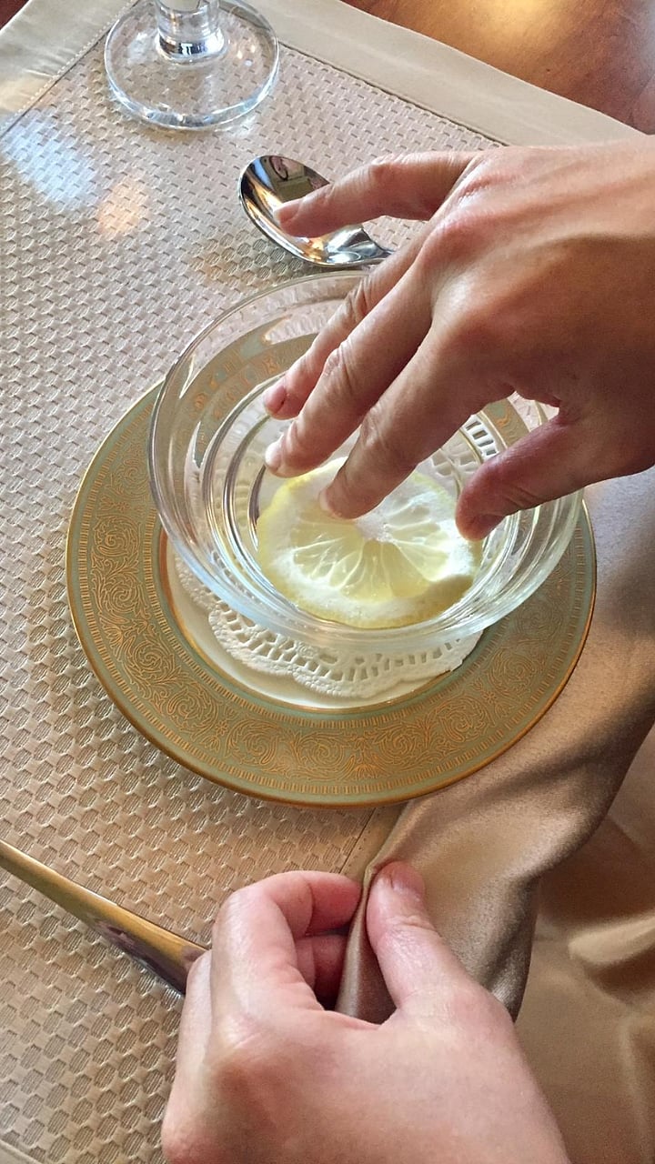 |why do hotels provide a finger bowl after meals the scientific reason ...