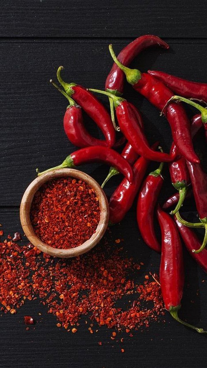 Chilli Powder Hacks: भेसळयुक्त लाल मिरची पावडर कशी ओळखाल? वाचा घरगुती ...