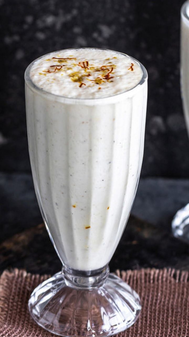 Punjabi Lassi Recipe : ढाबा स्टाइल थंडगार पंजाबी लस्सी, घरीच ५ मिनिटांत ...