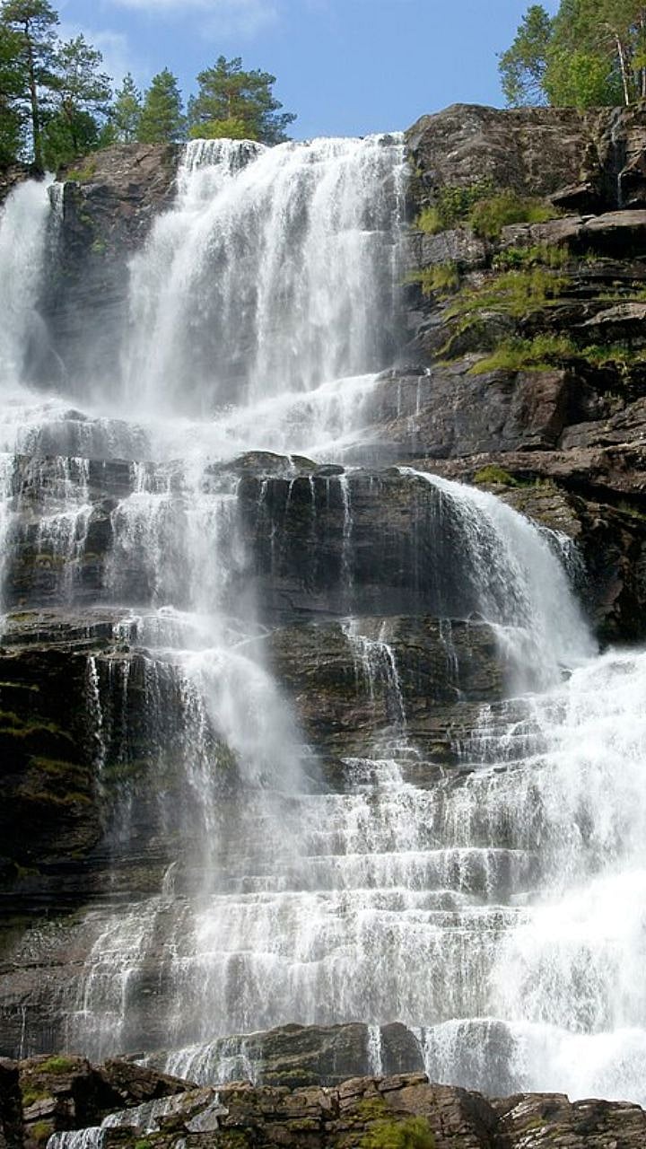 Ukshi waterfall : डोळ्यांचे पारणे फेडणारा उक्षी धबधबा, रत्नागिरीतील ...