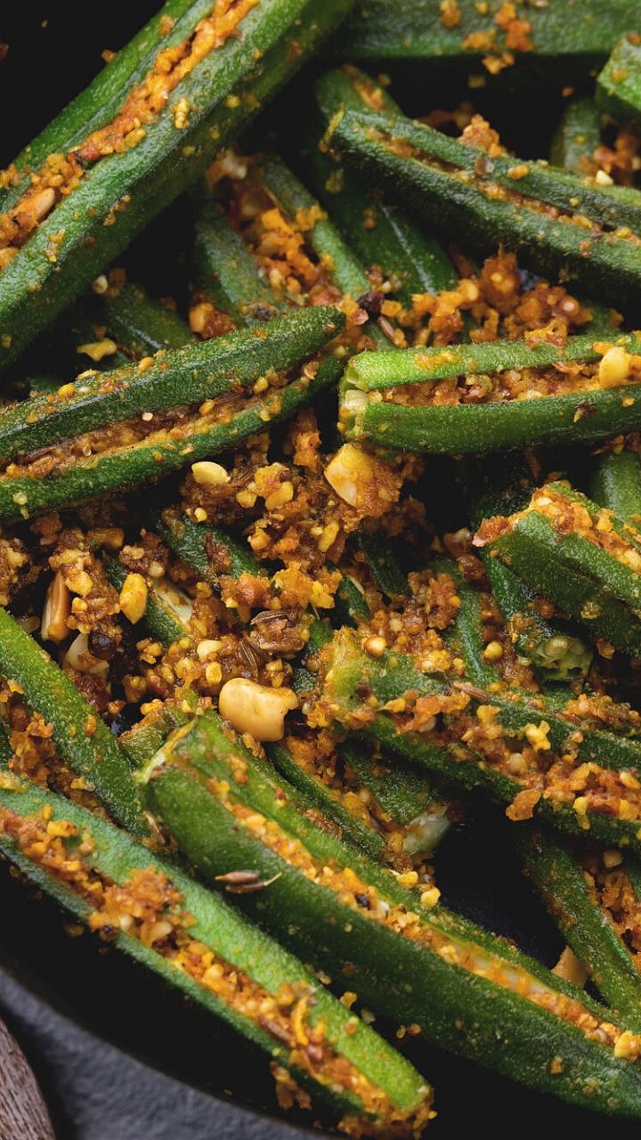 Bharli Bhendi: रोजची भेंडी खाऊन कंटाळात? ५ मिनिटांत डब्यासाठी बनवा ...