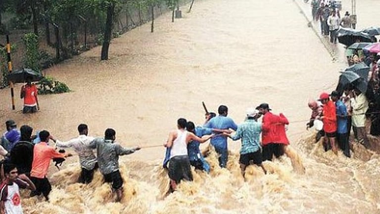 26 July 2005 Mumbai Flood : २६ जुलै! मुंबईकरांचं आयुष्य बदलून टाकणारा ...