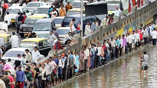 26 July 2005 Mumbai Flood : २६ जुलै! मुंबईकरांचं आयुष्य बदलून टाकणारा ...