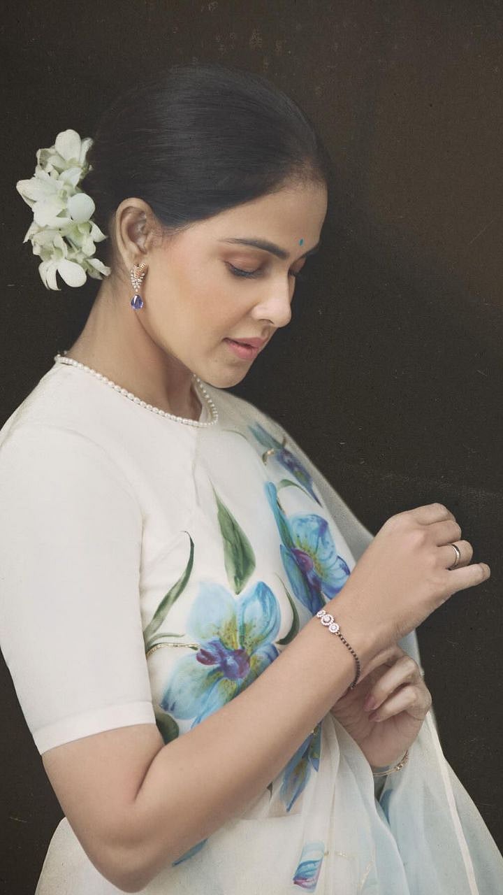 Genelia Deshmukh: 'तेरे बिना जिया जाए ना...'; देशमुखांच्या सूनेचे ...