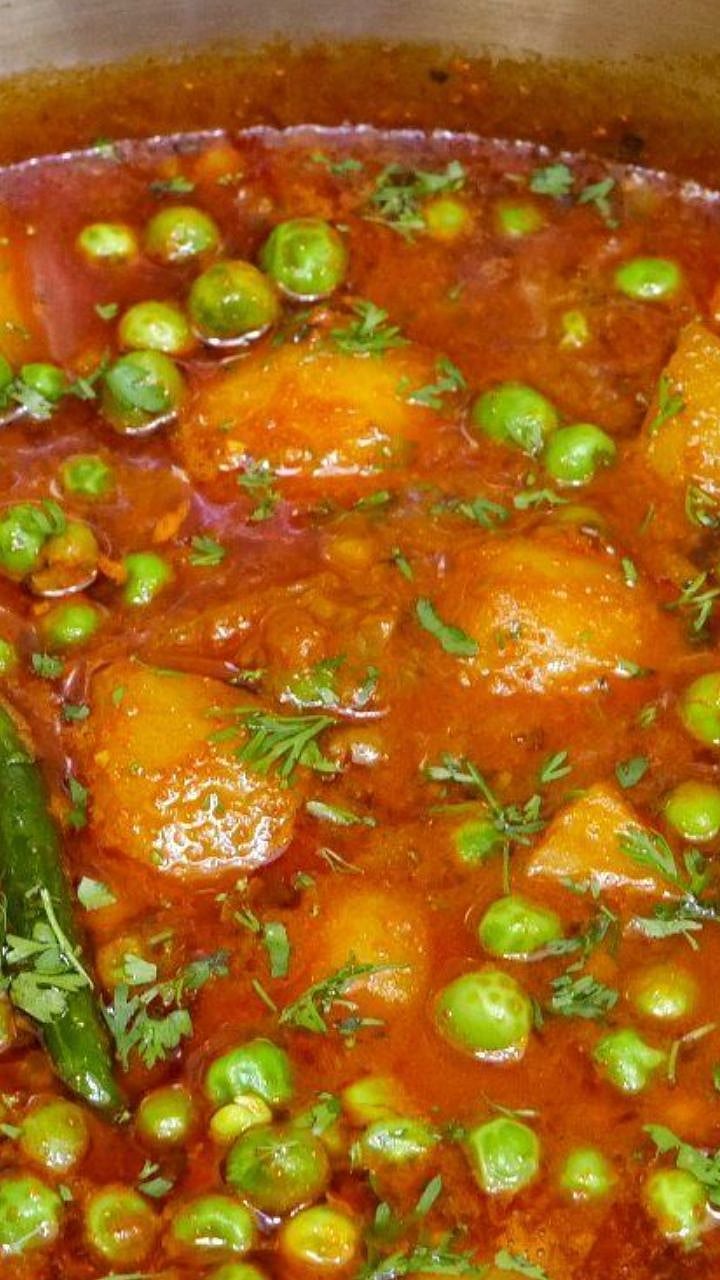 Vatana Batata Rassa Bhaji Recipe how to make at home easy step by step ...