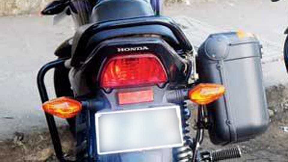 खासगी वाहनावर 'पोलिस' असल्यास होणार कारवाई | SaamTV