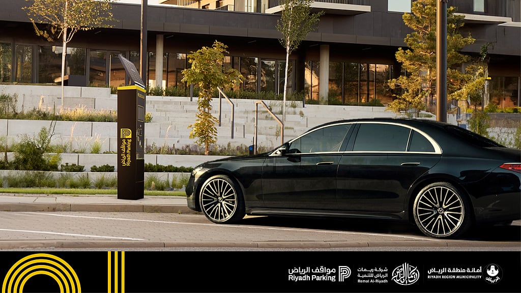 "مواقف الرياض".. تركيب أكثر من 60 جهاز دفع و7 آلاف مستخدم للتطبيق خلال ...
