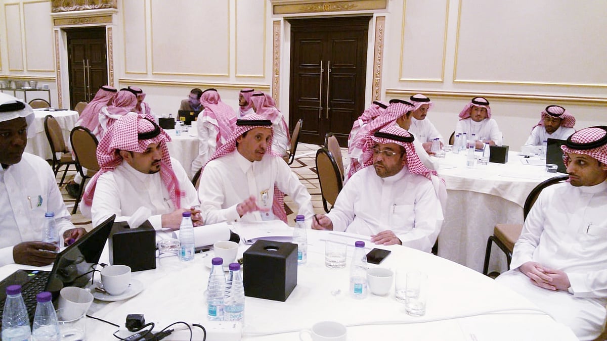 "الشؤون البلدية" تراجع 680 نشاطًا لتوحيد الاشتراطات ومتطلبات الرخص المهنية