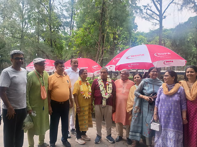 प्रिंसेप घाट पर गूंजे भक्ति के सुर, ‘मॉर्निंग ऑफ भक्ति’ ने रचा ...