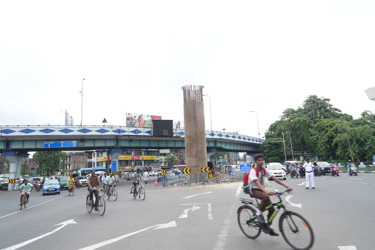 Chingrighata Traffic Update : अब चिंगरीहाटा में मेट्रो पिलर का