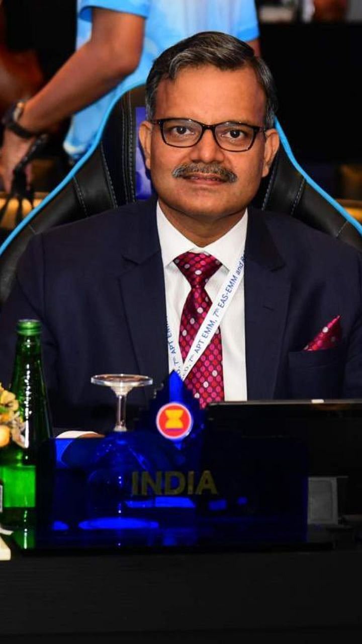 Sunil Kumar Barnwal IAS | ठरवलं तेच केलं! फेल झाल्यानंतरही हार न मानता ...