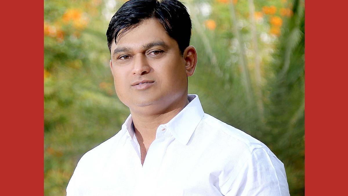 MLA Mahesh Shinde slips his tongue/ महेश शिंदेंची जीभ घसरली; म्हणाले ...