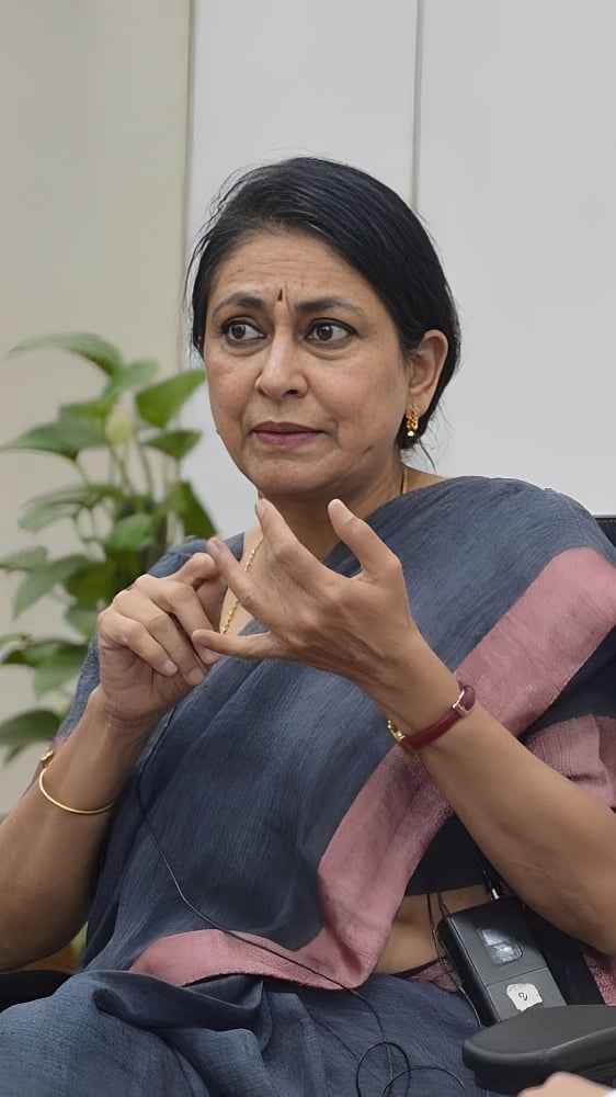 'सुपरकॉप' म्हणून प्रसिद्ध असणाऱ्या 'आयपीएस' मीरा बोरवणकर, अंडरवर्ल्ड ...