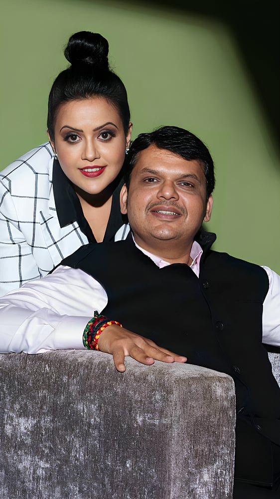 Devendra Fadnavis : अमृता आणि देवेंद्र फडणवीस यांच्या सुखी संसाराची १८ ...