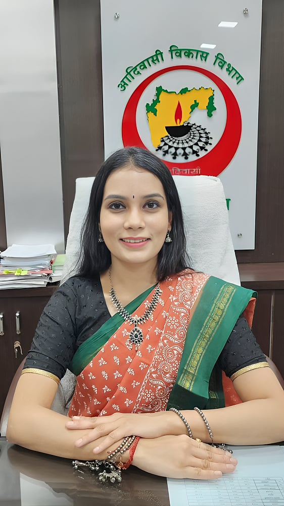 IAS Neha Bhosle: मुंबईत इंजिनिअरिंग, यूपीत एमबीए आता महाराष्ट्रात IAS ...