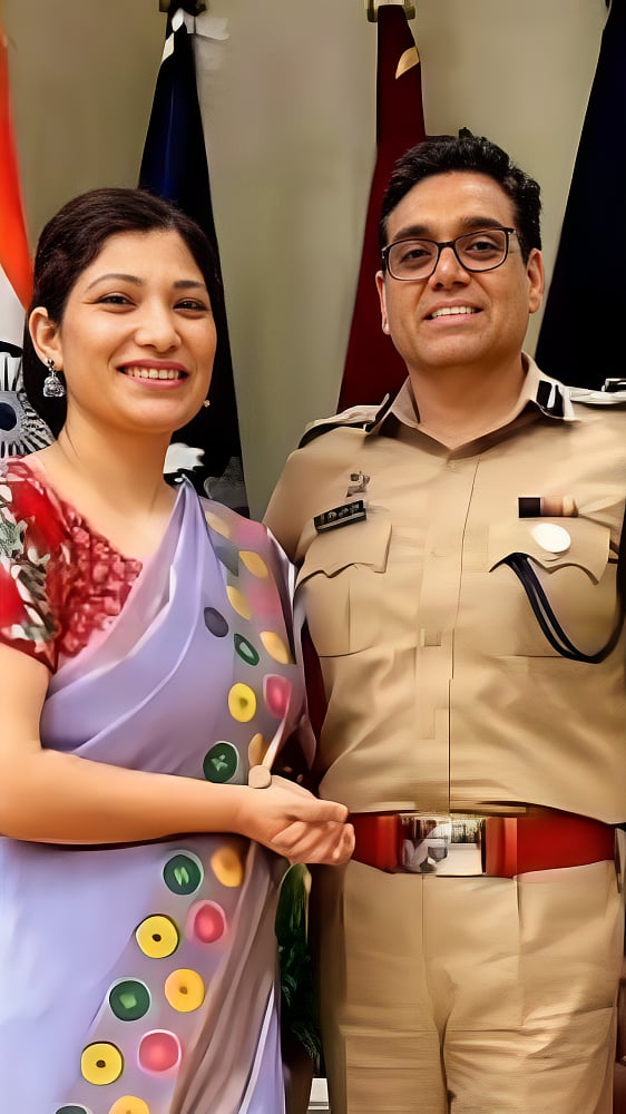 '12th Fail' IPS अधिकाऱ्याला पत्नीची खंबीर साथ ! पाहा खास फोटो | 12th ...