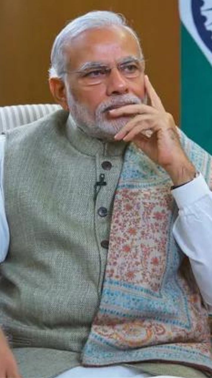 PM मोदींनी विचारले, "१० वर्षांतील सरकारची कामगिरी कशी होती?" | mp modi ...