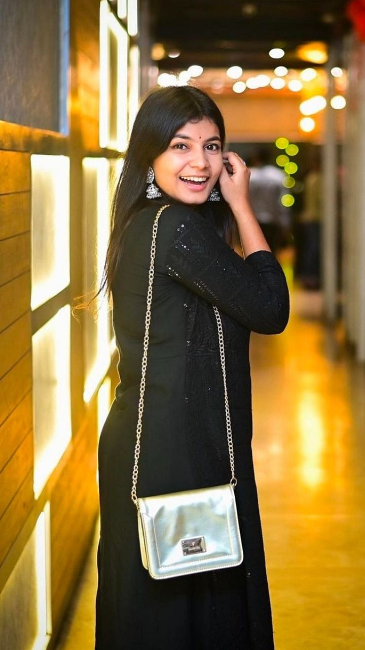 प्लेसमेंट नाकारुन युनिव्हर्सिटी गोल्ड मेडलिस्ट झाल्या IAS | University ...