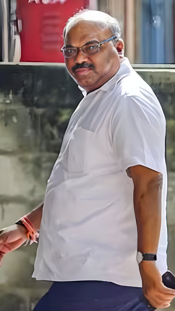 Anil Parab Birthday: केबल ऑपरेटर ते शिवसेनेचे दिग्गज नेते अनिल परबांचा ...