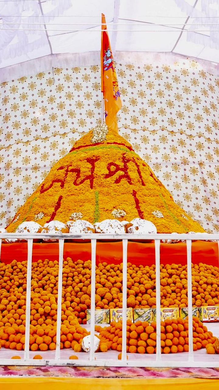 Navneet Rana : खासदार नवनीत राणांनी वाटले आकरा लाख मोतीचूर लाडू | MP ...