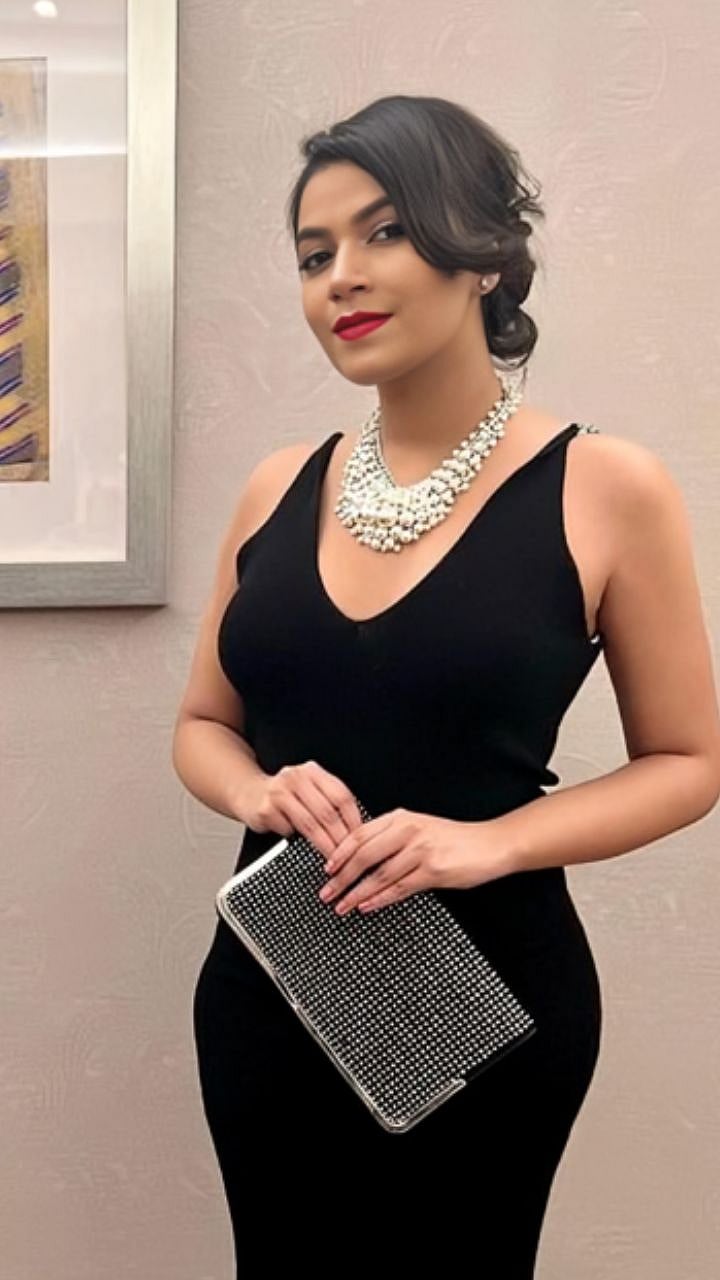 IRS Officer latest Photo देवयानी सिंह यांचे 8 सुंदर फोटोज्...पाहा एका ...