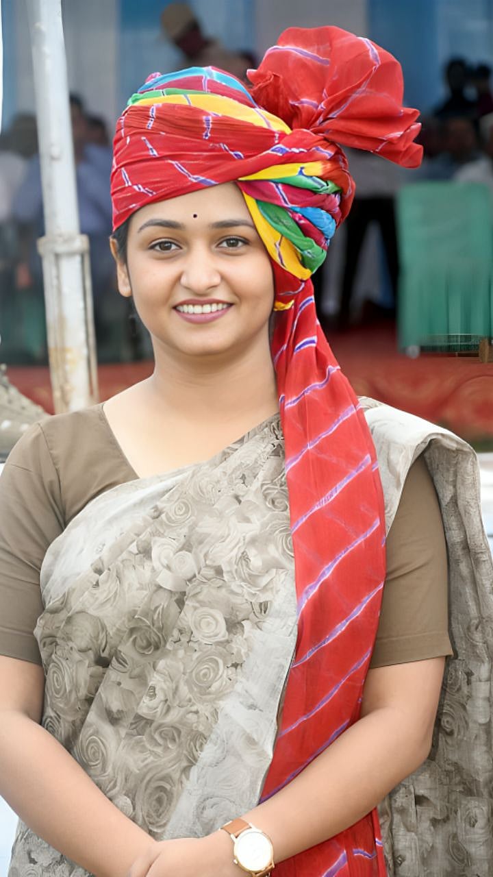 भाजपच्या आमदाराला भिडणाऱ्या दबंग अधिकारी; 15 दिवसांतच झाली बदली... RAS ...