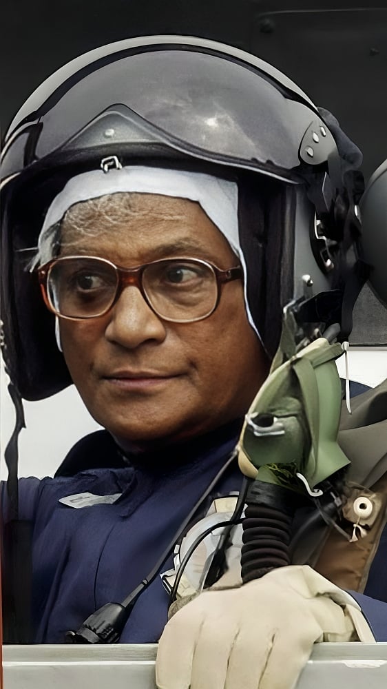 George Fernandes: खवय्ये, वाचक अन् 'डाउन टू अर्थ लीडर' | Former Defense ...