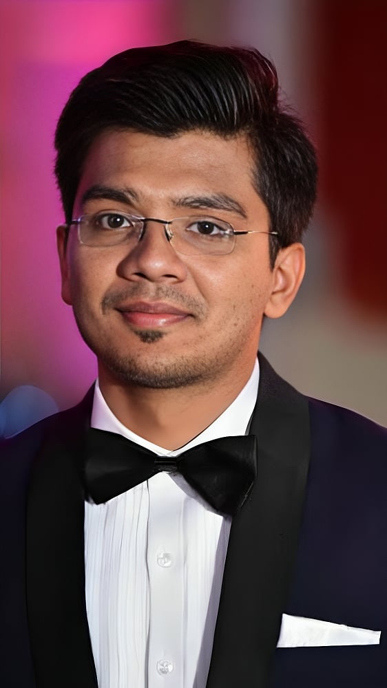 IAS Shubham Gupta: आर्थिक संकटावर मात करण्यासाठी IAS बनले | Success ...