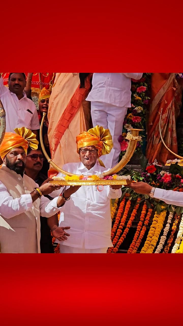 शरद पवारांनी रायगडावरून फुंकली निवडणुकीची 'तुतारी'; पाहा PHOTOS | mp ...