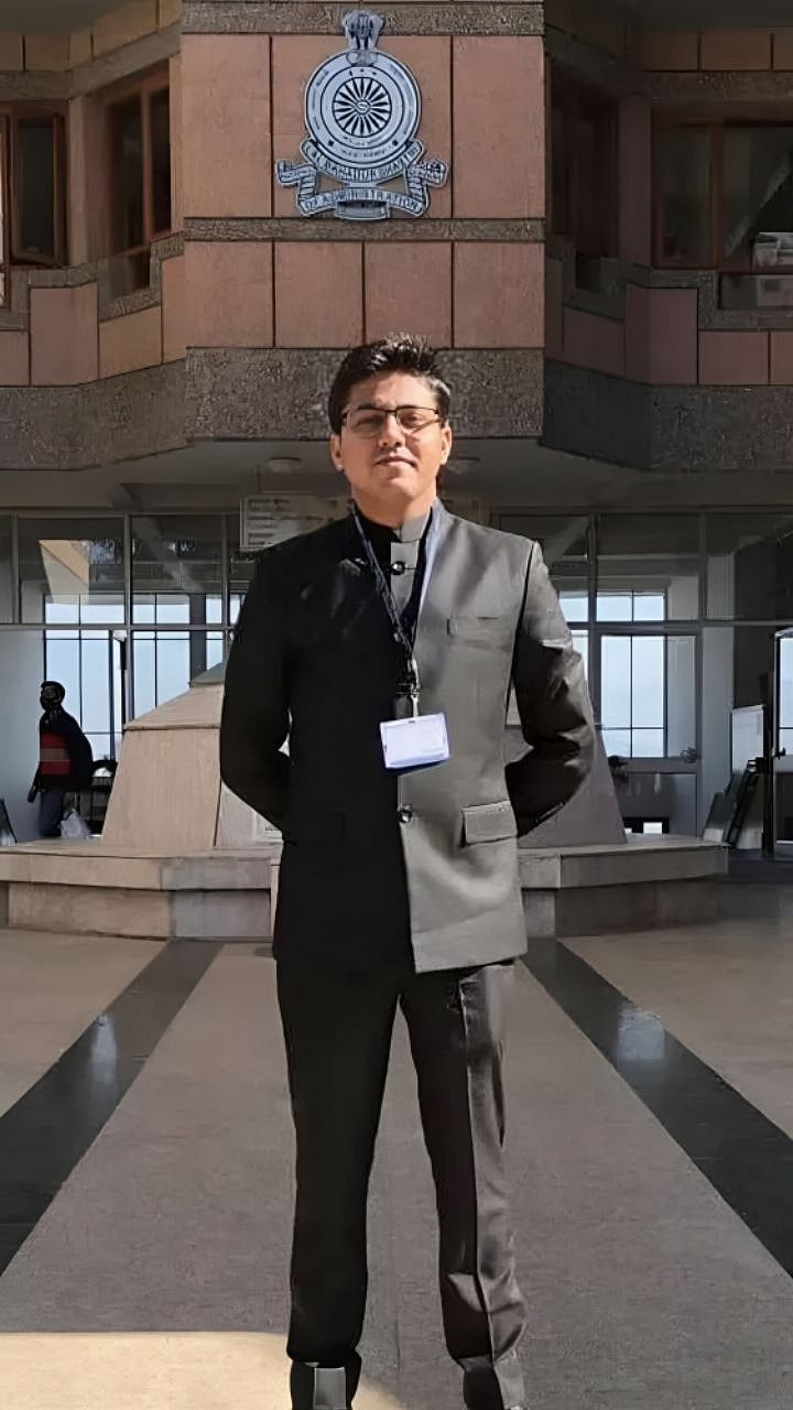 IAS Mukund Kumar Jha: कोचिंग क्लास न लावता बावीसाव्या वर्षीच UPSCमध्ये ...