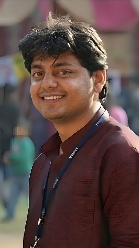 IAS Aditya Ranjan: 'या' अधिकाऱ्याच्या पुढाकाराने बदलले सामान्यांचे जीवन ...