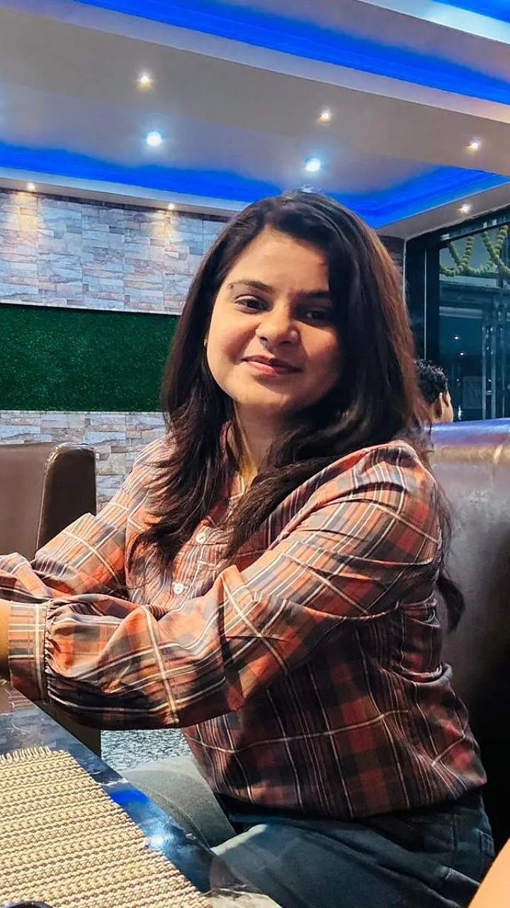 Priya Pathak : MPPSC टॉपर प्रिया पाठक आहेत 'या' IAS अधिकाऱ्याची फॅन ? MPPSC topper Priya Pathak ...