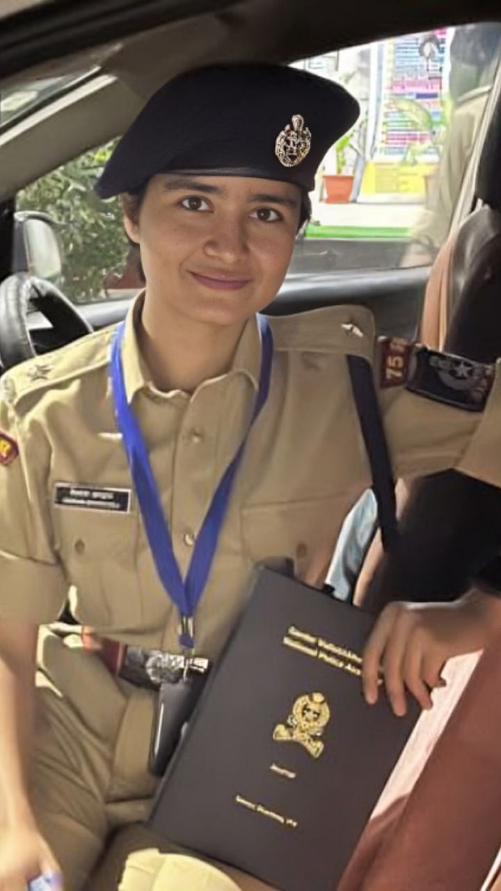 IPS Simran Bhardwaj : पहिल्याच प्रयत्नात IPS, आईचे स्वप्न पूर्ण ...